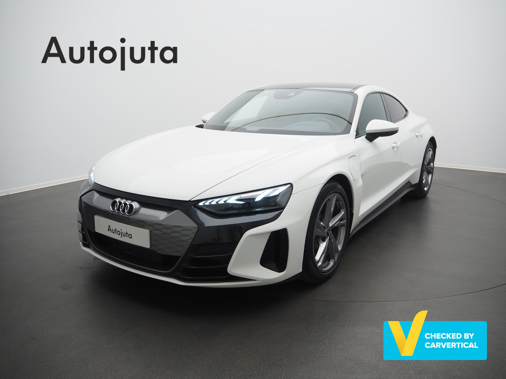 Stock Audi e tron GT 350kW Audi approved plus